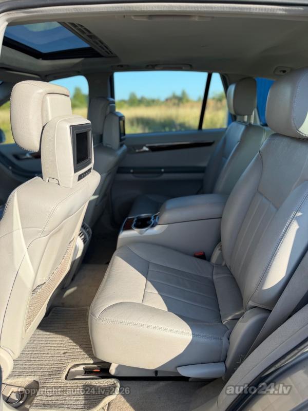 Grey Mercedes-Benz R-Class 2006 in Tallinn, with an engine capacity of 3.00 L and mileage of 345 thousand km for 3490 €, photo 10 on AUTOMOTO.COM.LV
