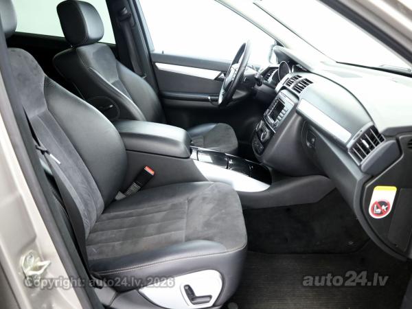 Pelēks Mercedes-Benz R-Class 2007 Tallina, ar dzinēja tilpumu 3.00 L un nobraukumu 319 tūkst. km par 2299 €, foto 6 vietnē AUTOMOTO.COM.LV