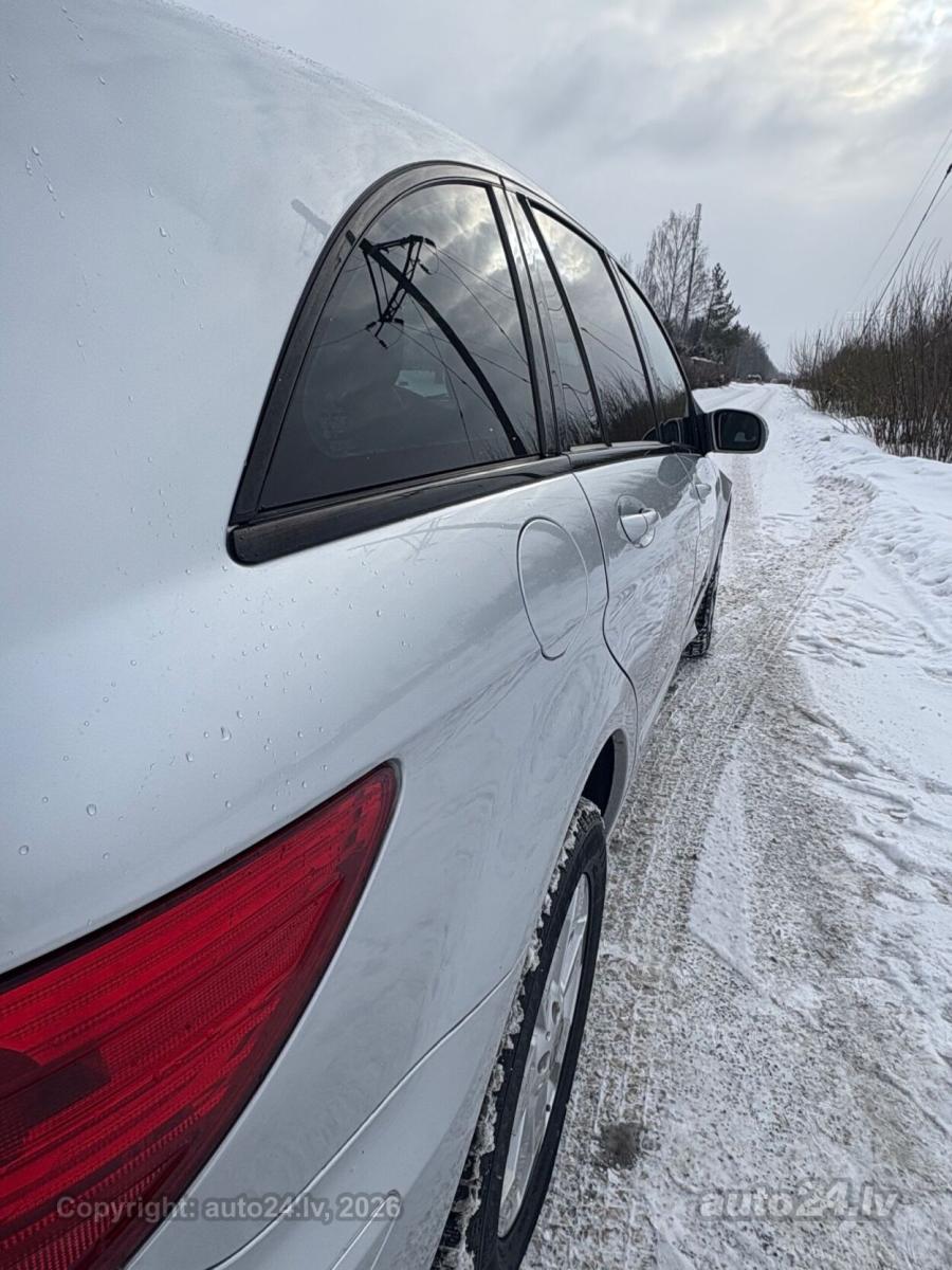Pelēks Mercedes-Benz R-Class 2008 Rapla, ar dzinēja tilpumu 3.00 L un nobraukumu 0 tūkst. km par 3000 €, foto 8 vietnē AUTOMOTO.COM.LV
