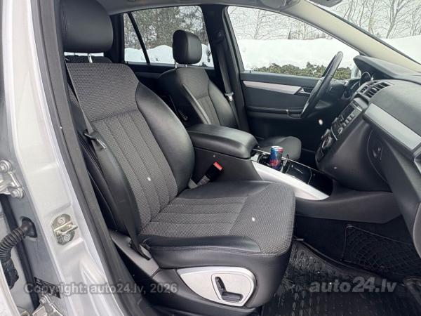 Pelēks Mercedes-Benz R-Class 2008 Rapla, ar dzinēja tilpumu 3.00 L un nobraukumu 0 tūkst. km par 3000 €, foto 11 vietnē AUTOMOTO.COM.LV