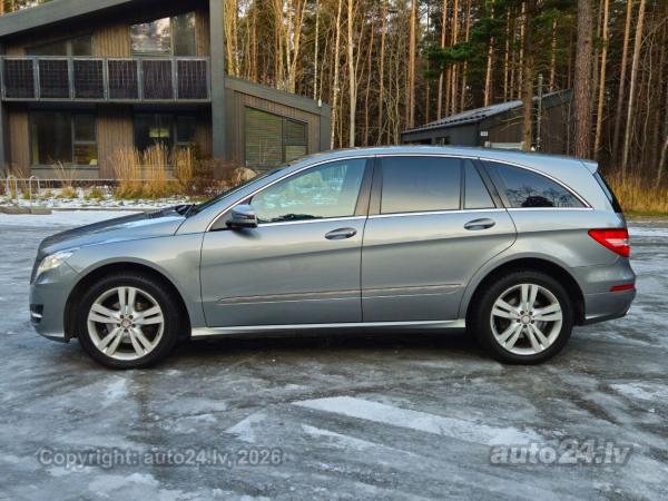 Grey Mercedes-Benz R-Class 2010 in Tallinn, with an engine capacity of 3.00 L and mileage of 194 thousand km for 9900 €, photo 4 on AUTOMOTO.COM.LV