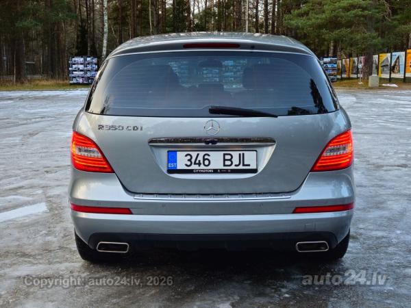 Pelēks Mercedes-Benz R-Class 2010 Tallina, ar dzinēja tilpumu 3.00 L un nobraukumu 194 tūkst. km par 9900 €, foto 6 vietnē AUTOMOTO.COM.LV