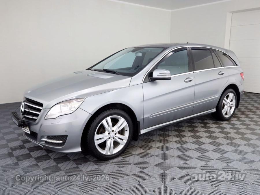 Grey Mercedes-Benz R-Class 2011 in Tallinn, with an engine capacity of 3.00 L and mileage of 389 thousand km for 5999 €, photo 2 on AUTOMOTO.COM.LV