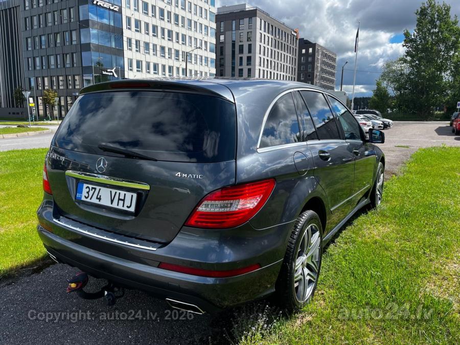 Pelēks Mercedes-Benz R-Class 2011 Tallina, ar dzinēja tilpumu 3.00 L un nobraukumu 313 tūkst. km par 7999 €, foto 5 vietnē AUTOMOTO.COM.LV