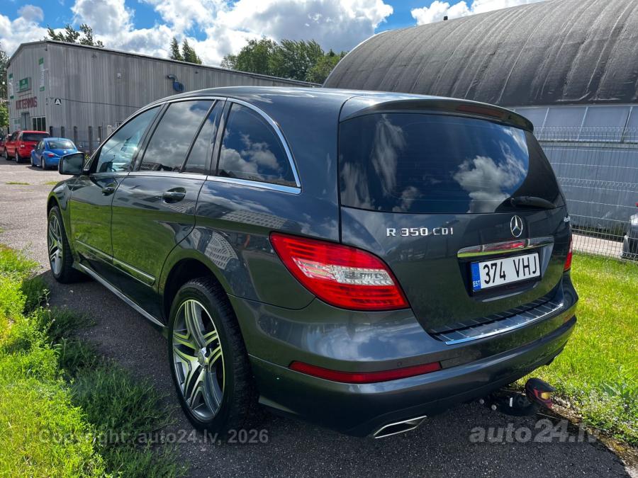 Pelēks Mercedes-Benz R-Class 2011 Tallina, ar dzinēja tilpumu 3.00 L un nobraukumu 313 tūkst. km par 7999 €, foto 6 vietnē AUTOMOTO.COM.LV