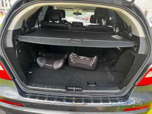 Pelēks Mercedes-Benz R-Class 2011 Tallina, ar dzinēja tilpumu 3.00 L un nobraukumu 313 tūkst. km par 7999 €, foto 8 vietnē AUTOMOTO.COM.LV