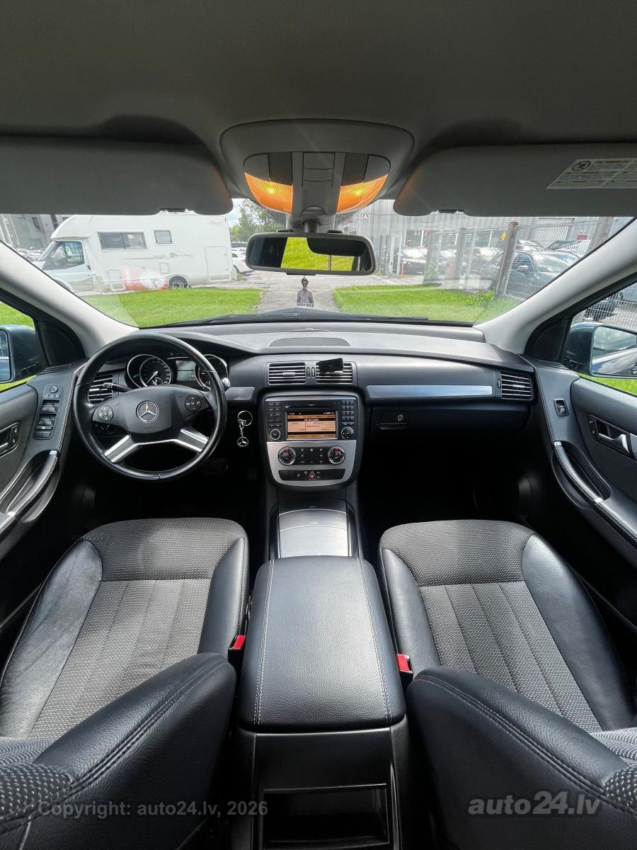 Pelēks Mercedes-Benz R-Class 2011 Tallina, ar dzinēja tilpumu 3.00 L un nobraukumu 313 tūkst. km par 7999 €, foto 11 vietnē AUTOMOTO.COM.LV