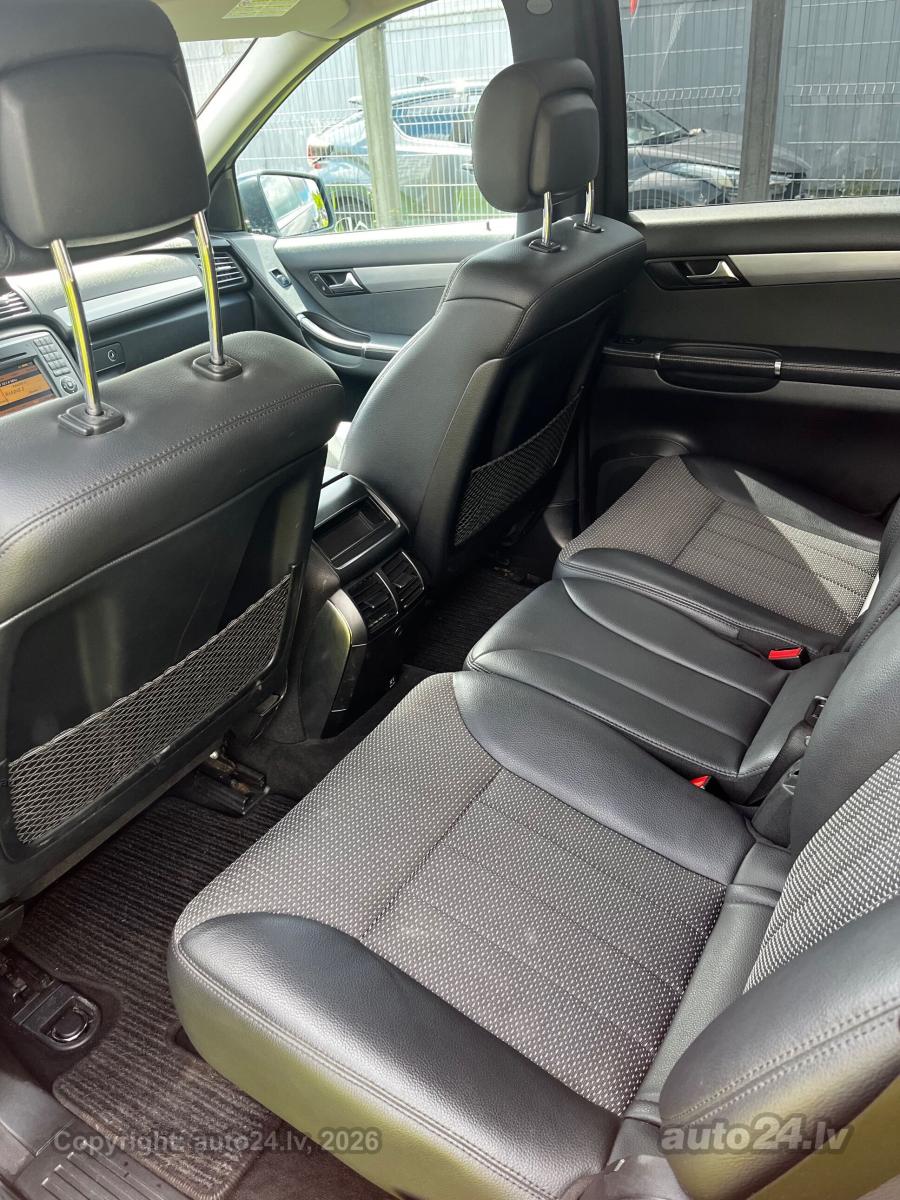 Pelēks Mercedes-Benz R-Class 2011 Tallina, ar dzinēja tilpumu 3.00 L un nobraukumu 313 tūkst. km par 7999 €, foto 16 vietnē AUTOMOTO.COM.LV