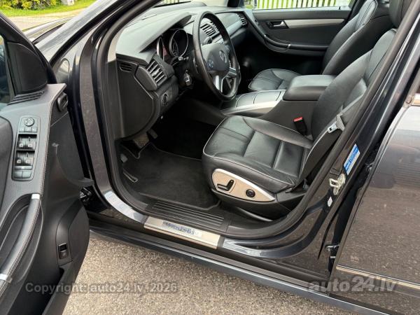 Grey Mercedes-Benz R-Class 2011 in Tallinn, with an engine capacity of 3.00 L and mileage of 238 thousand km for 8990 €, photo 5 on AUTOMOTO.COM.LV