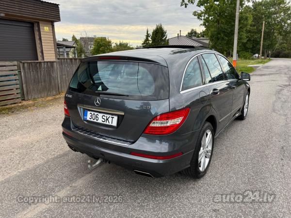 Grey Mercedes-Benz R-Class 2011 in Tallinn, with an engine capacity of 3.00 L and mileage of 238 thousand km for 8990 €, photo 8 on AUTOMOTO.COM.LV