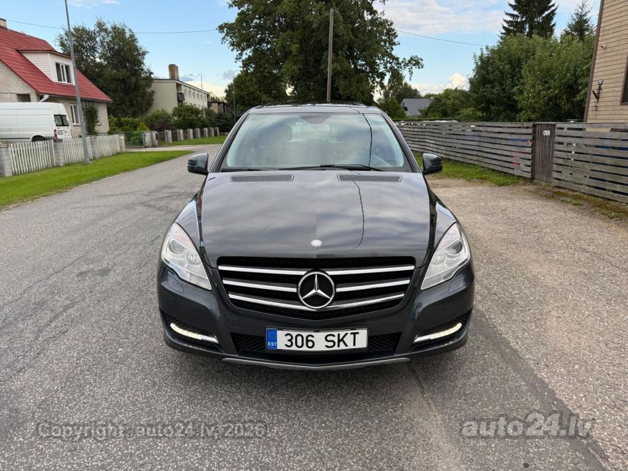 Grey Mercedes-Benz R-Class 2011 in Tallinn, with an engine capacity of 3.00 L and mileage of 238 thousand km for 8990 €, photo 10 on AUTOMOTO.COM.LV