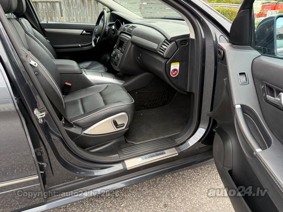 Grey Mercedes-Benz R-Class 2011 in Tallinn, with an engine capacity of 3.00 L and mileage of 238 thousand km for 8990 €, photo 13 on AUTOMOTO.COM.LV