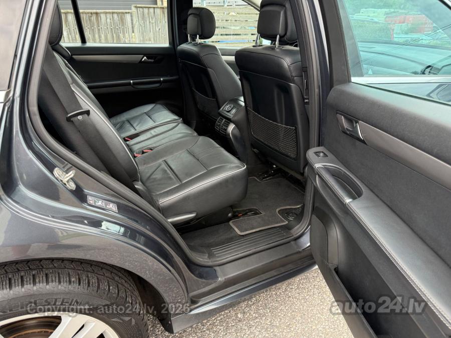 Grey Mercedes-Benz R-Class 2011 in Tallinn, with an engine capacity of 3.00 L and mileage of 238 thousand km for 8990 €, photo 14 on AUTOMOTO.COM.LV