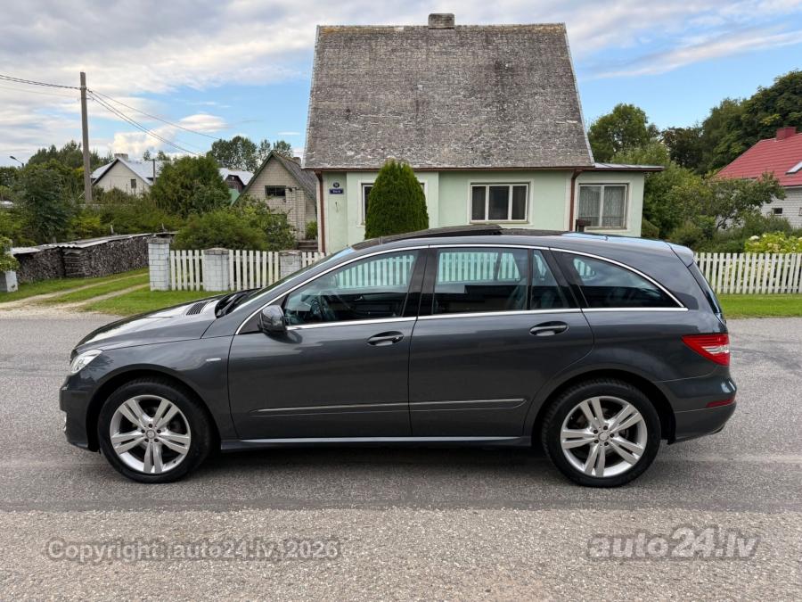 Grey Mercedes-Benz R-Class 2011 in Tallinn, with an engine capacity of 3.00 L and mileage of 238 thousand km for 8990 €, photo 16 on AUTOMOTO.COM.LV