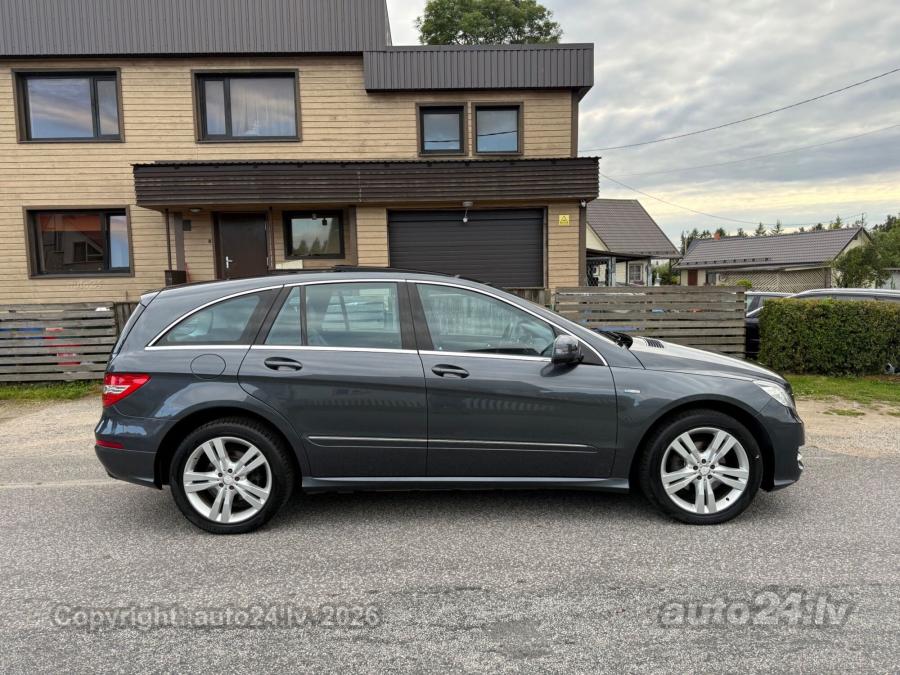 Grey Mercedes-Benz R-Class 2011 in Tallinn, with an engine capacity of 3.00 L and mileage of 238 thousand km for 8990 €, photo 17 on AUTOMOTO.COM.LV
