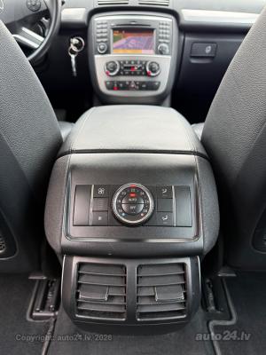 Grey Mercedes-Benz R-Class 2011 in Tallinn, with an engine capacity of 3.00 L and mileage of 238 thousand km for 8990 €, photo 19 on AUTOMOTO.COM.LV