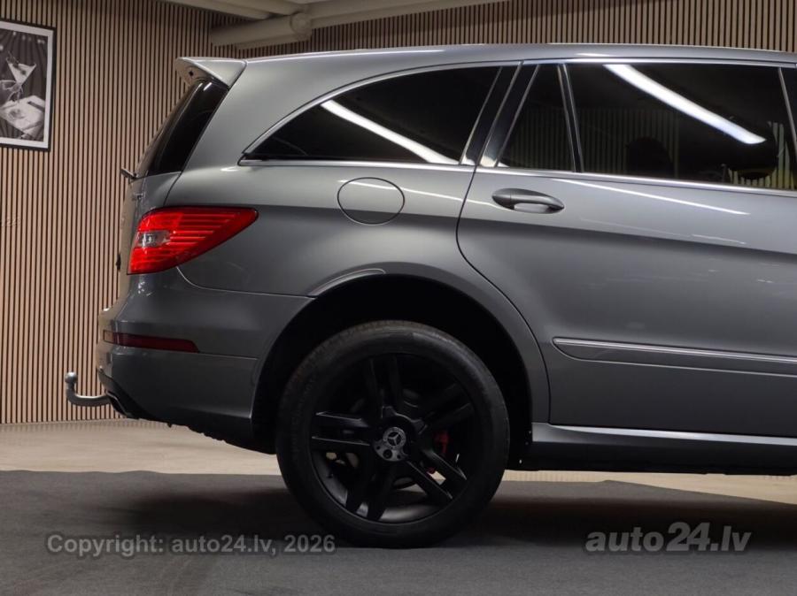 Grey Mercedes-Benz R-Class 2013 in Tallinn, with an engine capacity of 3.00 L and mileage of 158 thousand km for 15000 €, photo 7 on AUTOMOTO.COM.LV
