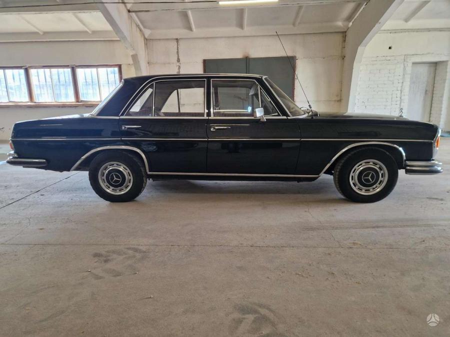 Black Mercedes-Benz S 280 1970 in Rokiskis, with an engine capacity of 2.80 L and mileage of 80 thousand km for 7500 €, photo 5 on AUTOMOTO.COM.LV