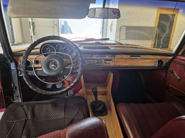 Black Mercedes-Benz S 280 1970 in Rokiskis, with an engine capacity of 2.80 L and mileage of 80 thousand km for 7500 €, photo 10 on AUTOMOTO.COM.LV
