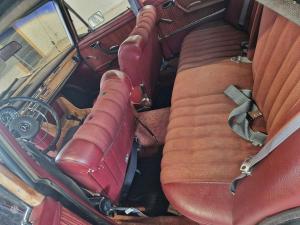 Black Mercedes-Benz S 280 1970 in Rokiskis, with an engine capacity of 2.80 L and mileage of 80 thousand km for 7500 €, photo 12 on AUTOMOTO.COM.LV