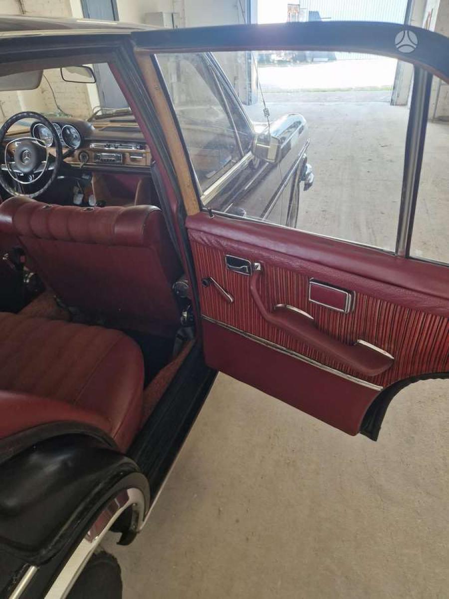 Black Mercedes-Benz S 280 1970 in Rokiskis, with an engine capacity of 2.80 L and mileage of 80 thousand km for 7500 €, photo 14 on AUTOMOTO.COM.LV