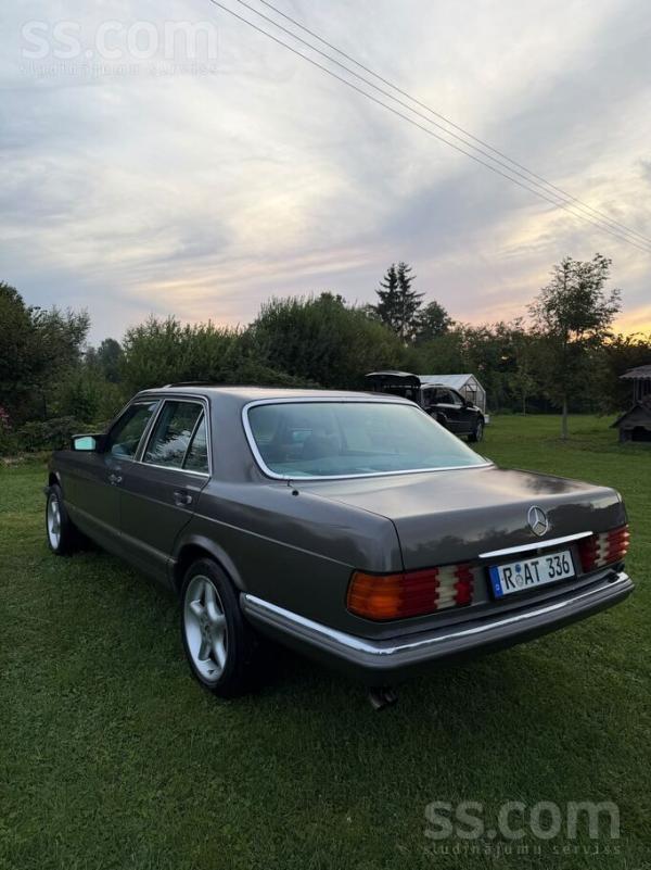 Pelēks Mercedes-Benz S 280 1983 Balvi, ar dzinēja tilpumu 2.80 L un nobraukumu 273 tūkst. km par 5500 €, foto 4 vietnē AUTOMOTO.COM.LV