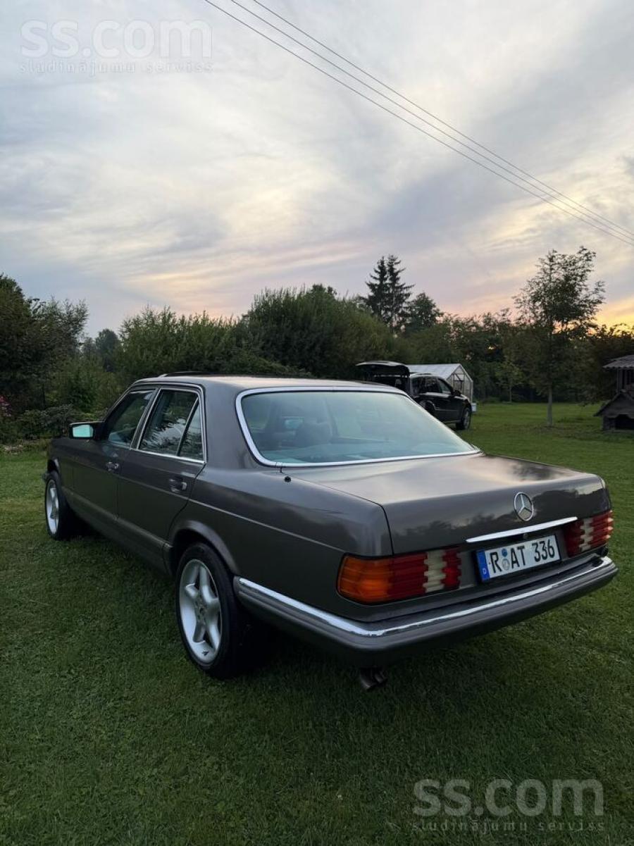 Pelēks Mercedes-Benz S 280 1983 Balvi, ar dzinēja tilpumu 2.80 L un nobraukumu 273 tūkst. km par 5500 €, foto 4 vietnē AUTOMOTO.COM.LV