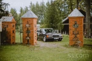 Sarkans Mercedes-Benz S 280 1982 Rēzekne, ar dzinēja tilpumu 2.80 L un nobraukumu 234 tūkst. km par 7500 €, foto  vietnē AUTOMOTO.COM.LV
