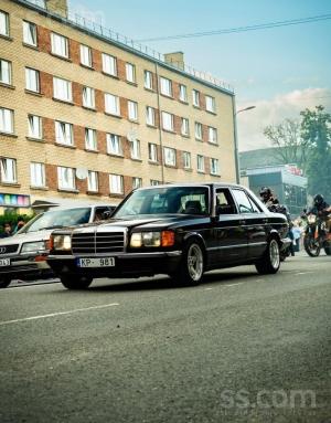 Sarkans Mercedes-Benz S 280 1982 Rēzekne, ar dzinēja tilpumu 2.80 L un nobraukumu 234 tūkst. km par 7500 €, foto 4 vietnē AUTOMOTO.COM.LV