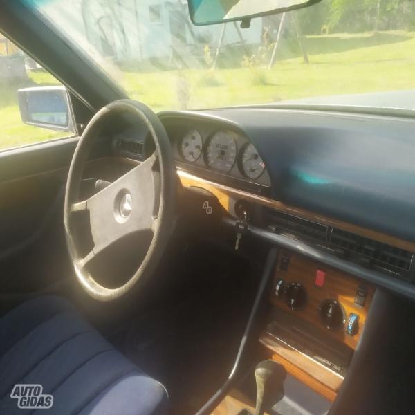 Мерседес S 280 1983 в Вильнюс на AUTOMOTO.COM.LV Мерседес S 280 1983 в Вильнюс, объемом двигателя 2.80 л и пробегом 180 тыс. км за 3500 €, фото 8 на AUTOMOTO.COM.LV
