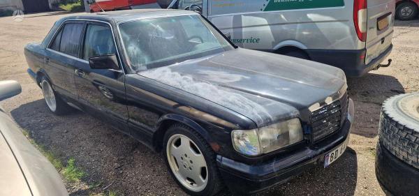 Black Mercedes-Benz s-300 1986 in Vilnius, with an engine capacity of 3.00 L and mileage of 345 thousand km for 2200 €, photo 1 on AUTOMOTO.COM.LV