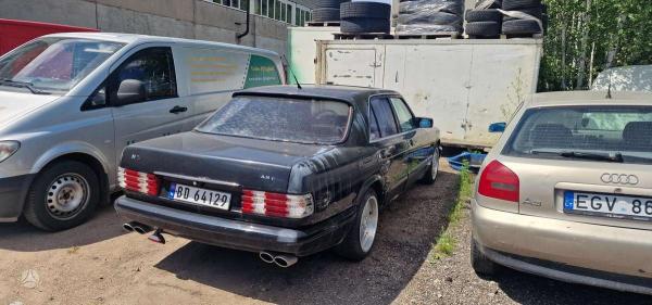 Black Mercedes-Benz s-300 1986 in Vilnius, with an engine capacity of 3.00 L and mileage of 345 thousand km for 2200 €, photo 3 on AUTOMOTO.COM.LV