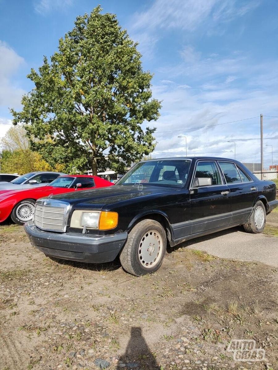 Black Mercedes-Benz s-300 1990 in Vilnius, with an engine capacity of 3.00 L and mileage of 176 thousand km for 2850 €, photo 1 on AUTOMOTO.COM.LV