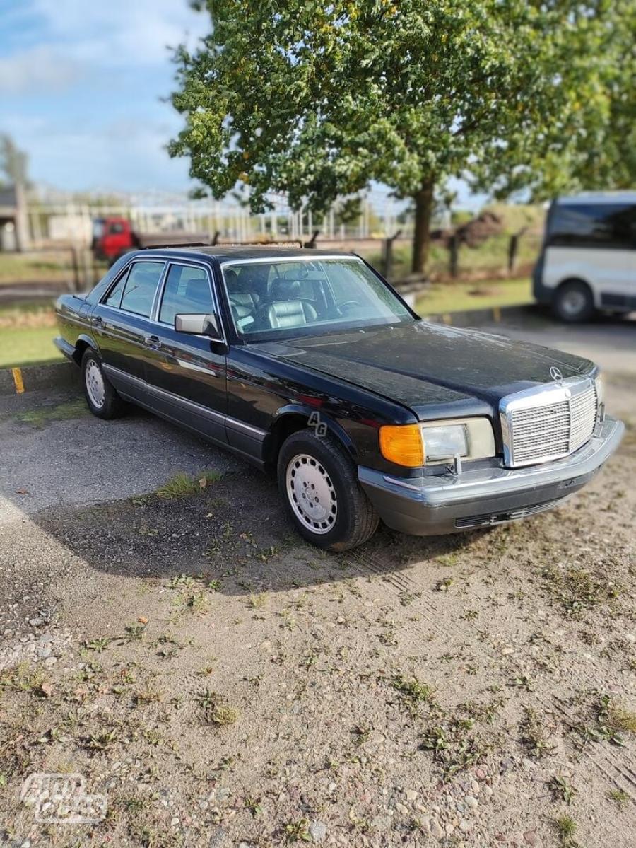 Black Mercedes-Benz s-300 1990 in Vilnius, with an engine capacity of 3.00 L and mileage of 176 thousand km for 2850 €, photo 4 on AUTOMOTO.COM.LV