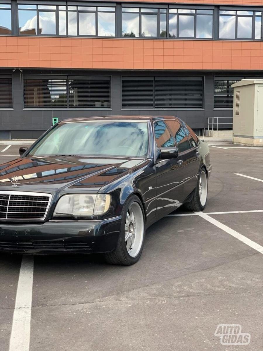 Melns Mercedes-Benz s-300 1991 Viļņa, ar dzinēja tilpumu 3.20 L un nobraukumu 200 tūkst. km par 4900 €, foto 2 vietnē AUTOMOTO.COM.LV