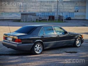 Черный Мерседес С 300 1991 в Таллин, объемом двигателя 3.00 л и пробегом 330 тыс. км за 11000 €, фото 4 на AUTOMOTO.COM.LV