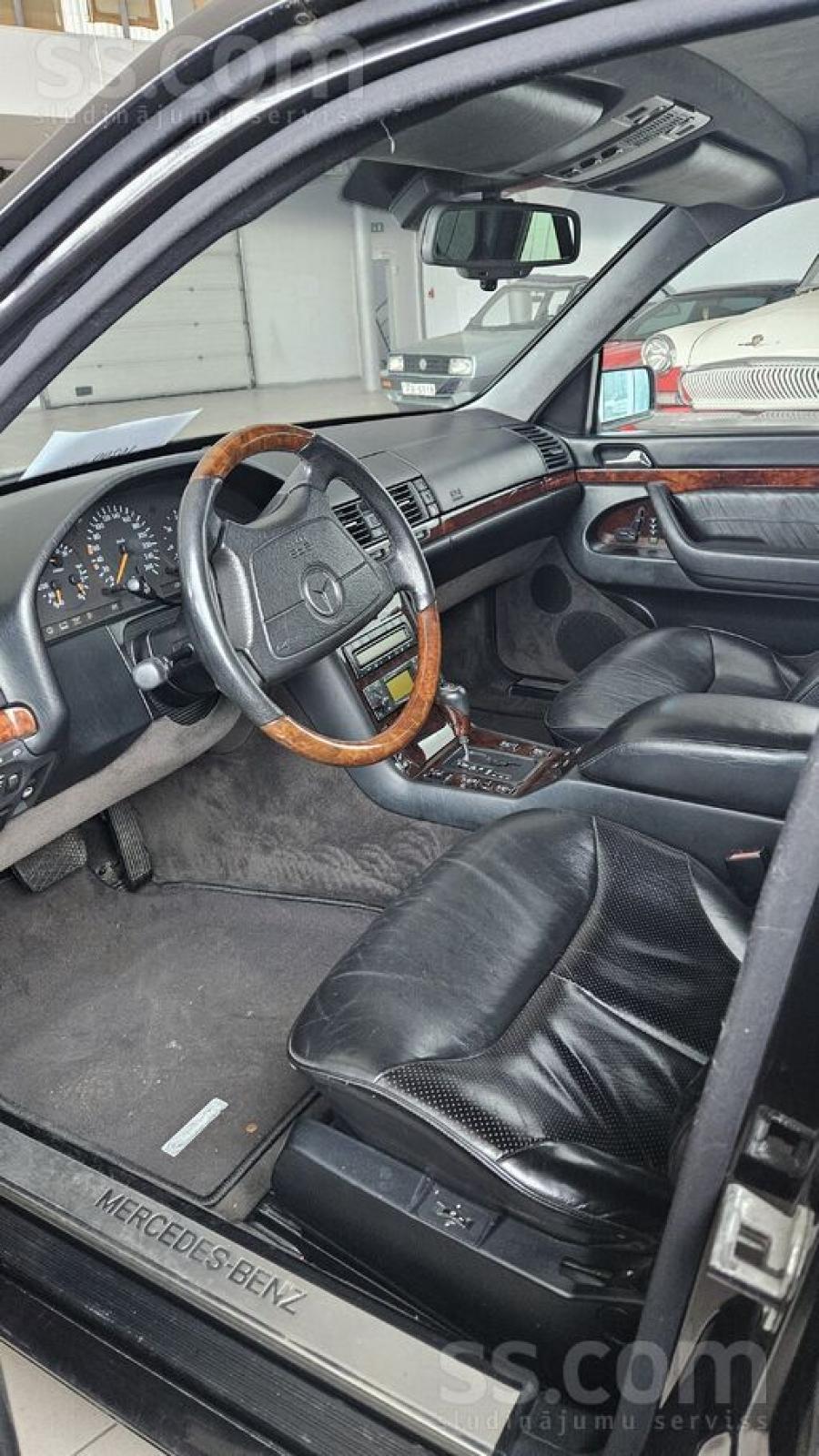 Melns Mercedes-Benz s-300 1996 Rīga, ar dzinēja tilpumu 3.00 L un nobraukumu 201 tūkst. km par 18700 €, foto 5 vietnē AUTOMOTO.COM.LV