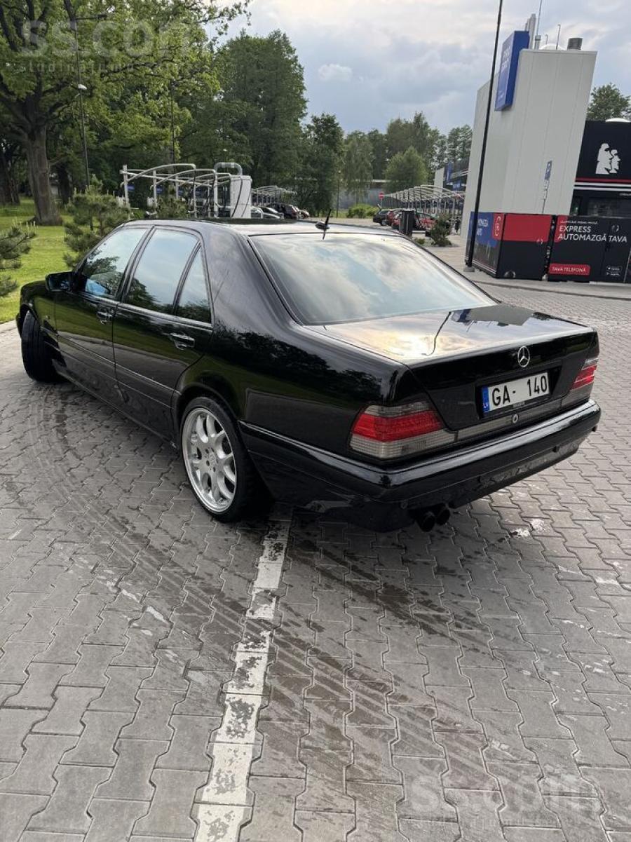 Black Mercedes-Benz s-300 1998 in Riga, with an engine capacity of 3.00 L and mileage of 280 thousand km for 28000 €, photo 4 on AUTOMOTO.COM.LV