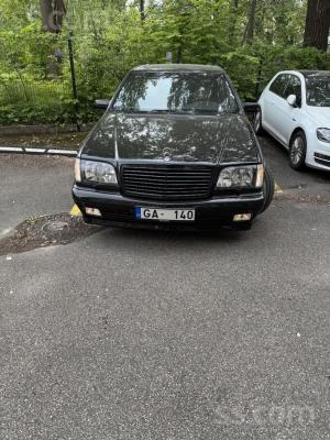 Black Mercedes-Benz s-300 1998 in Riga, with an engine capacity of 3.00 L and mileage of 280 thousand km for 28000 €, photo 5 on AUTOMOTO.COM.LV