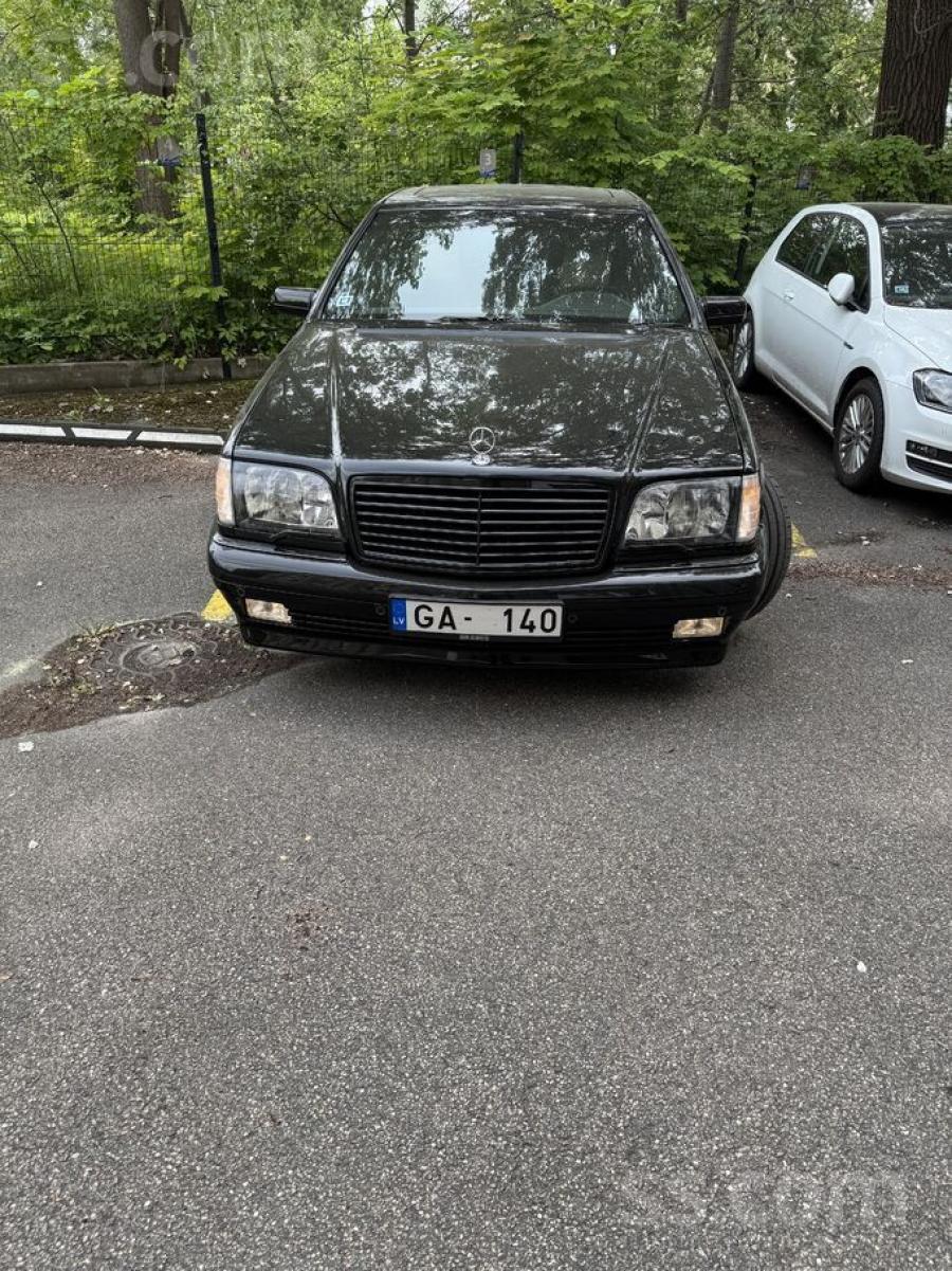 Black Mercedes-Benz s-300 1998 in Riga, with an engine capacity of 3.00 L and mileage of 280 thousand km for 28000 €, photo 5 on AUTOMOTO.COM.LV