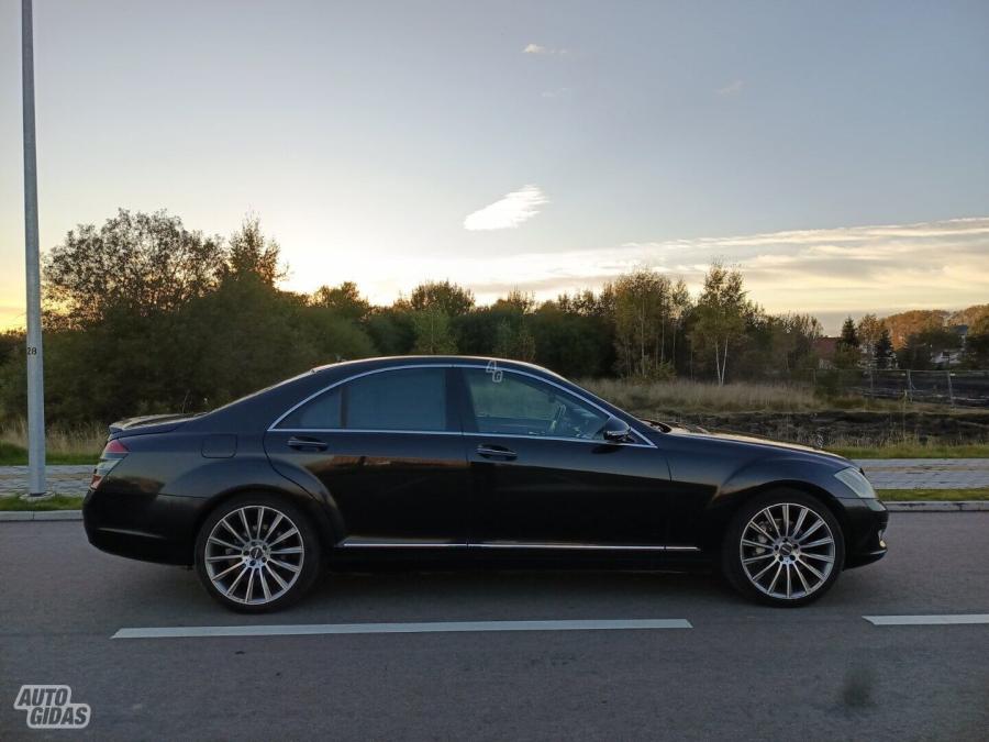 Black Mercedes-Benz s-300 2007 in Klaipeda, with an engine capacity of 3.00 L and mileage of 400 thousand km for 5100 €, photo 3 on AUTOMOTO.COM.LV