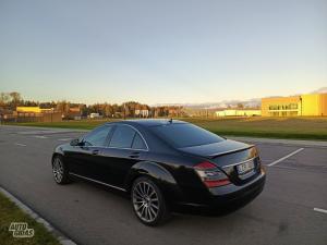 Black Mercedes-Benz s-300 2007 in Klaipeda, with an engine capacity of 3.00 L and mileage of 400 thousand km for 5100 €, photo 5 on AUTOMOTO.COM.LV