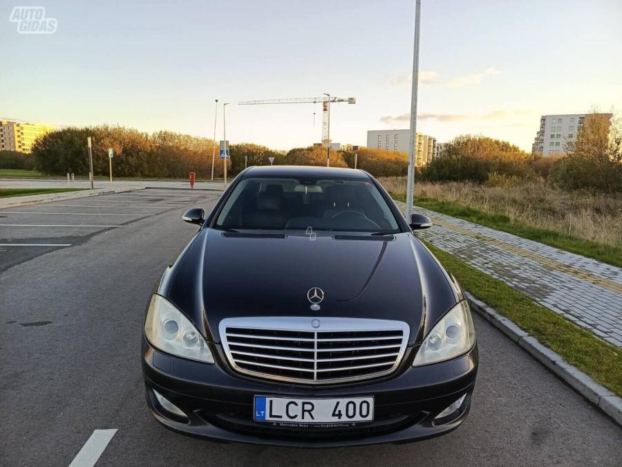Black Mercedes-Benz s-300 2007 in Klaipeda, with an engine capacity of 3.00 L and mileage of 400 thousand km for 5100 €, photo 7 on AUTOMOTO.COM.LV