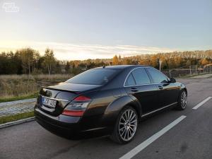 Black Mercedes-Benz s-300 2007 in Klaipeda, with an engine capacity of 3.00 L and mileage of 400 thousand km for 5100 €, photo 8 on AUTOMOTO.COM.LV