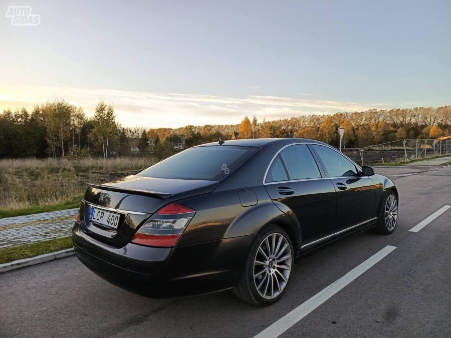 Black Mercedes-Benz s-300 2007 in Klaipeda, with an engine capacity of 3.00 L and mileage of 400 thousand km for 5100 €, photo 8 on AUTOMOTO.COM.LV