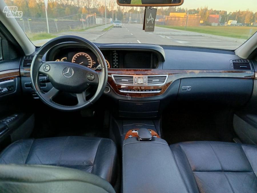 Black Mercedes-Benz s-300 2007 in Klaipeda, with an engine capacity of 3.00 L and mileage of 400 thousand km for 5100 €, photo 12 on AUTOMOTO.COM.LV