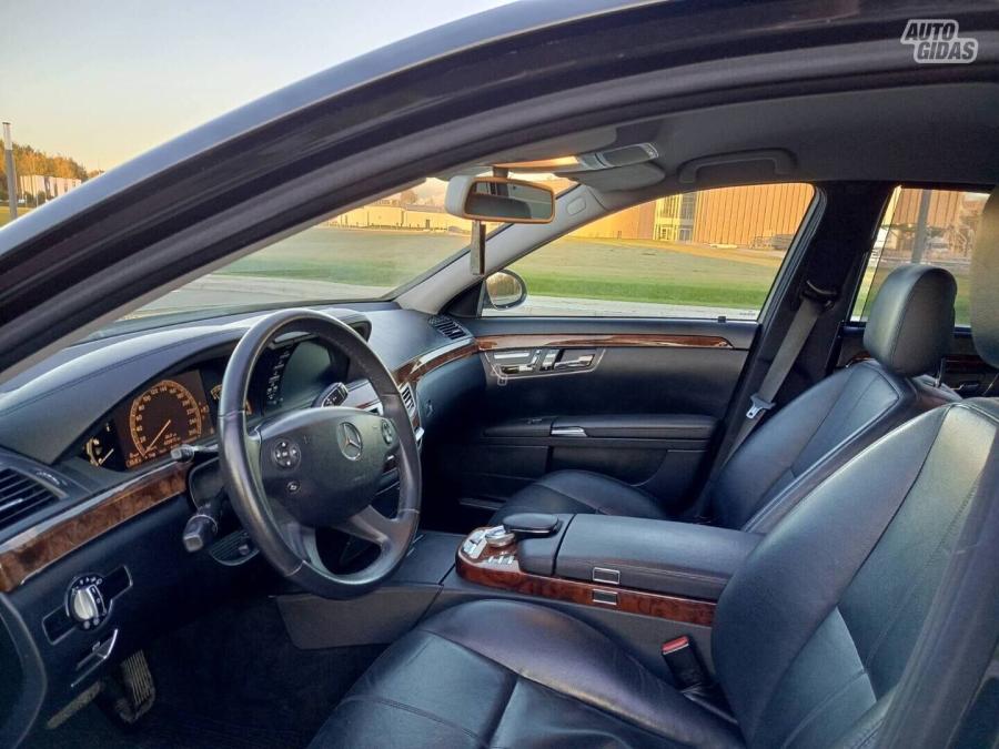 Black Mercedes-Benz s-300 2007 in Klaipeda, with an engine capacity of 3.00 L and mileage of 400 thousand km for 5100 €, photo 17 on AUTOMOTO.COM.LV