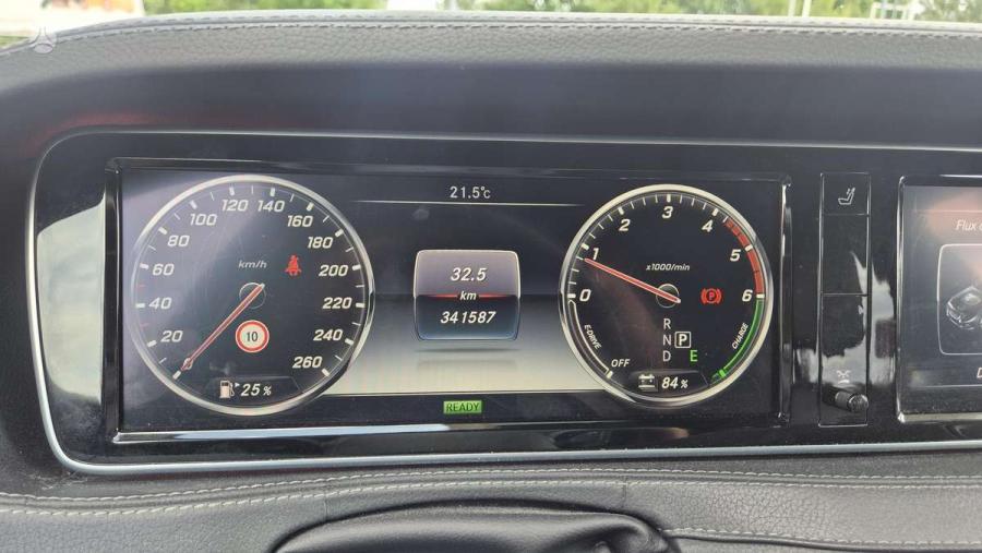 Melns Mercedes-Benz s-300 2016 Tauragė, ar dzinēja tilpumu 2.10 L un nobraukumu 347 tūkst. km par 15700 €, foto 32 vietnē AUTOMOTO.COM.LV