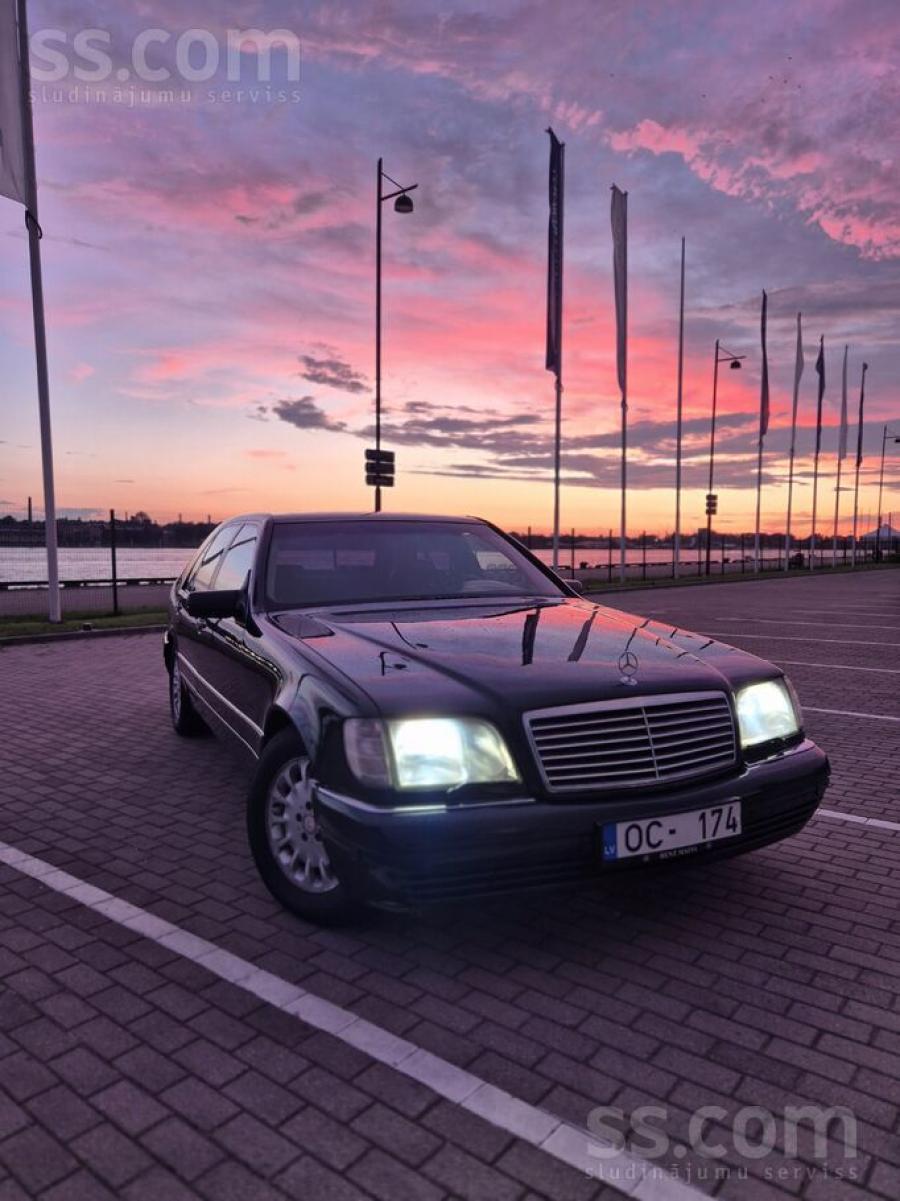 Blue Mercedes-Benz s-300 1997 in Riga, with an engine capacity of 3.00 L and mileage of 397 thousand km for 7000 €, photo 1 on AUTOMOTO.COM.LV