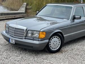 Серый Мерседес С 300 1987 в Рига, объемом двигателя 3.00 л и пробегом 92 тыс. км за 18900 €, фото 5 на AUTOMOTO.COM.LV